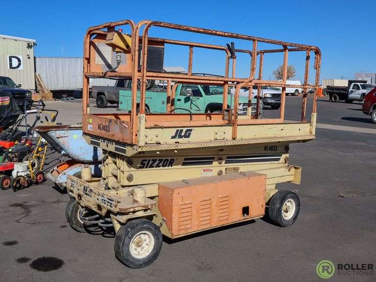 JLG CM-2046 Electric Scissor Lift, 20' Height, 1,000-Lb Capacity ...