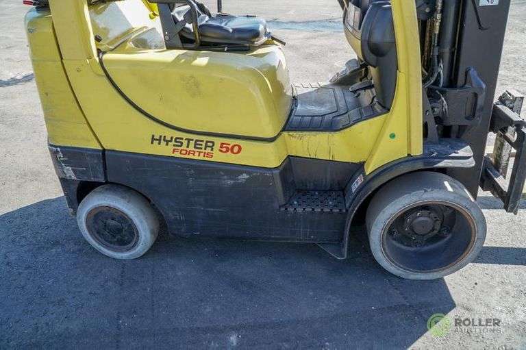 Hyster 50 Fortis S50FT Forklift, 42in Forks, 4-Stage, Side Shift, Solid ...