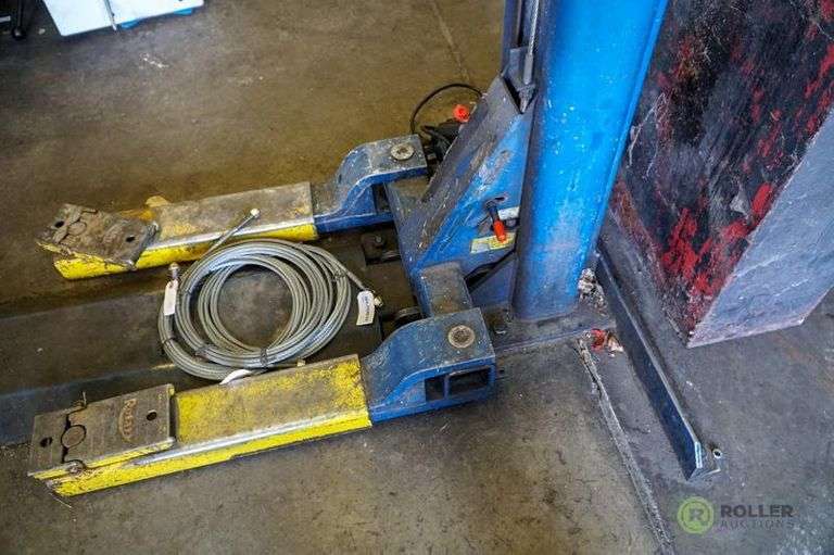 Rotary 7,000 Lb. Hydraulic 2-Post Automotive Lift - Roller Auctions