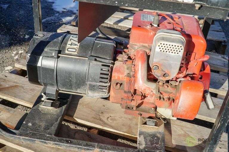 Dayton 0ZC13A Generator, Tecumseh 10 HP Gas Engine, 5000 Watts, Single ...