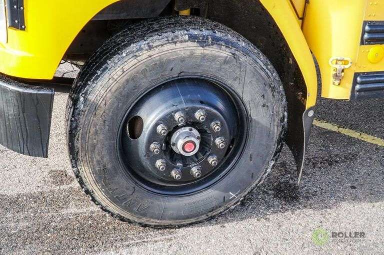 2001 THOMAS FREIGHTLINER FS65 77-PASSENGER SCHOOL BUS, Cummins Diesel ...