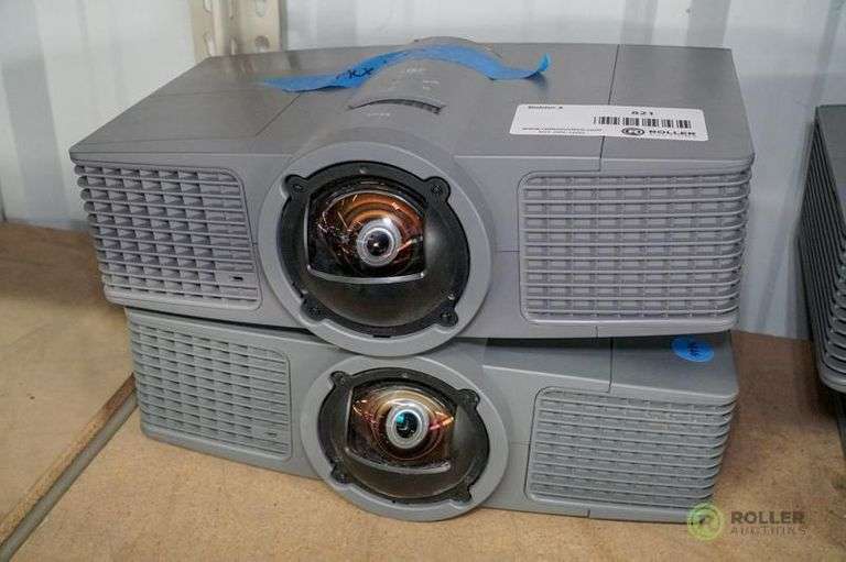 (2) Smart Technologies SBP-10X UF55 Projector - Roller Auctions