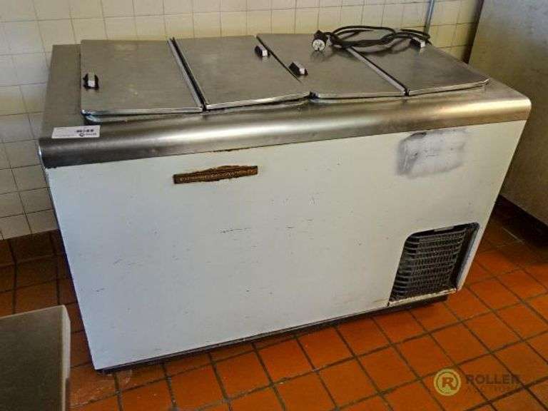 Universal Nolin 54in Flip Top Ice Cream Freezer - Roller Auctions