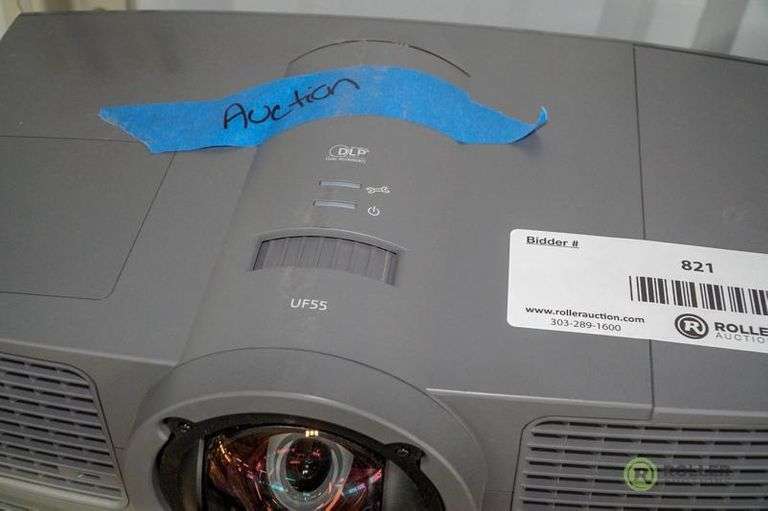 (2) Smart Technologies SBP-10X UF55 Projector - Roller Auctions