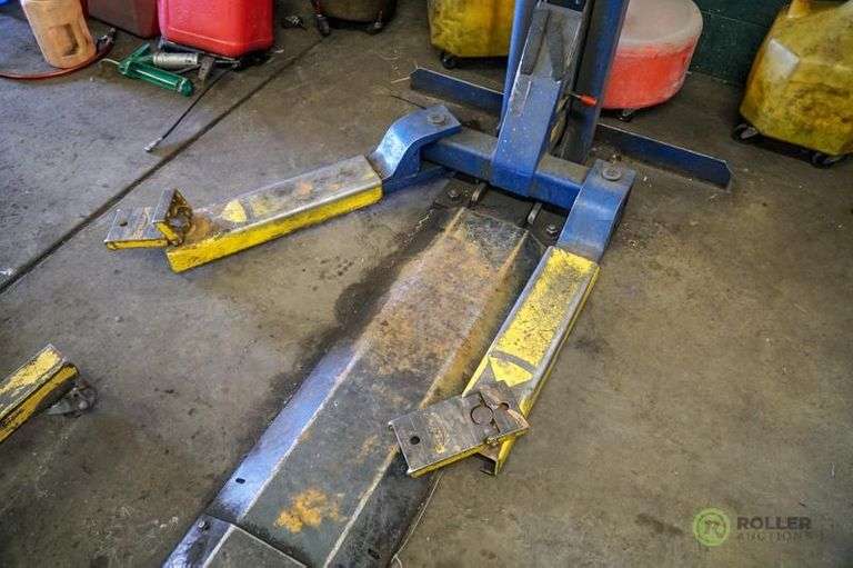 Rotary 7,000 Lb. Hydraulic 2-Post Automotive Lift - Roller Auctions