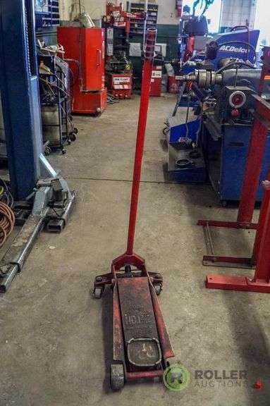 Snap On YA700 2-1/2 Ton Hydraulic Floor Jack - Roller Auctions