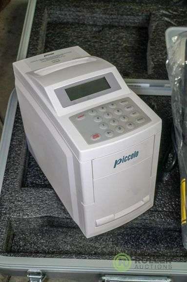 Piccolo Clinical Chemistry and Electrolyte Analyzer - Roller Auction