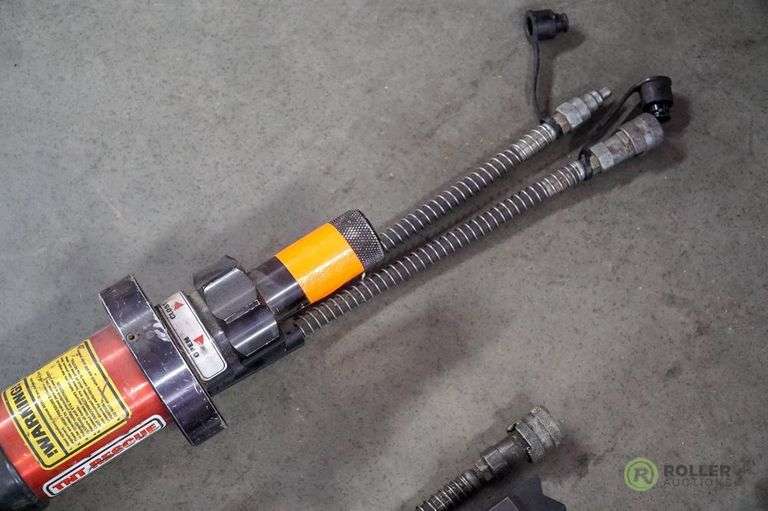 TNT Rescue R-Series Ram and TNT Rescue Spreader / Cutter - Roller Auctions