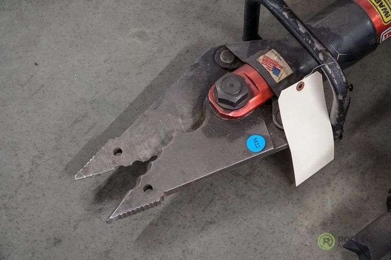 TNT Rescue R-Series Ram and TNT Rescue Spreader / Cutter - Roller Auctions