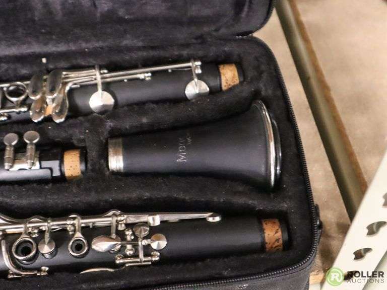 Cecilio Mendini Clarinet - Roller Auctions