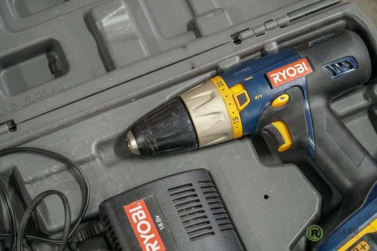 Ryobi P201 18V Cordless Drill With (2) Batteries - Roller Auctions