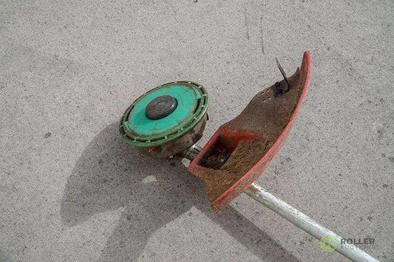 Redmax BC225DL String Trimmer - Roller Auctions