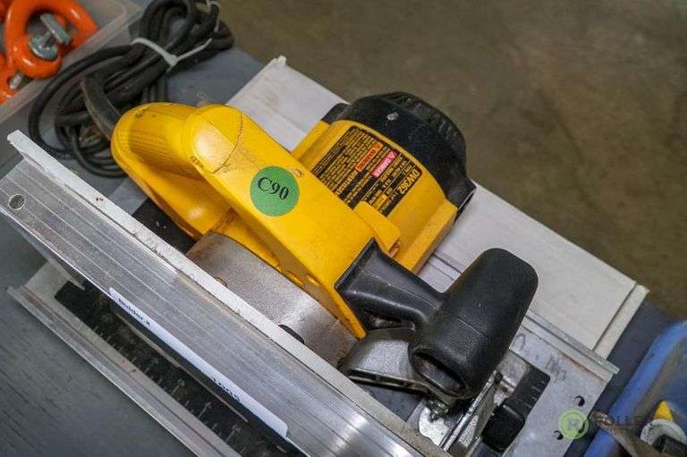 DeWalt DW362 7-1/4in Circular Saw - Roller Auctions