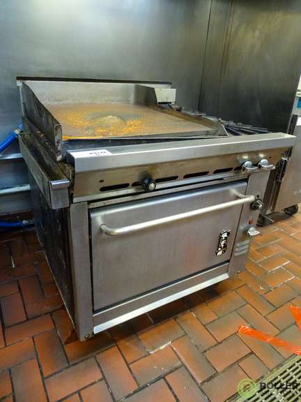 Montague Flat Top Griddle With 2-Burner Range and Lower Oven - Roller ...