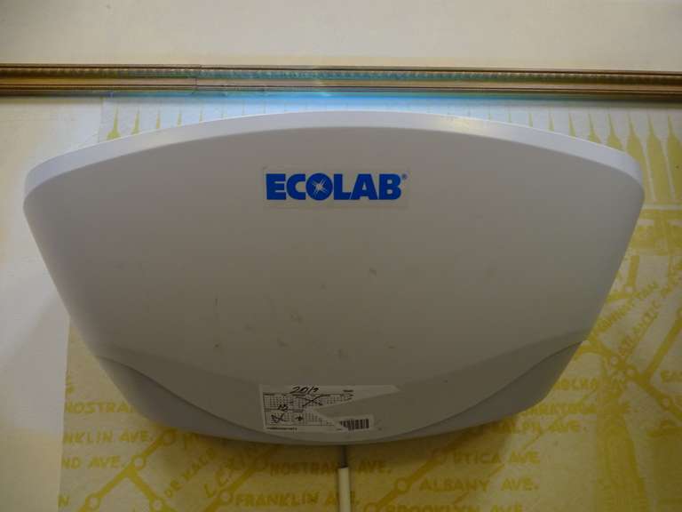 (3) Ecolab Bug Zappers - Roller Auctions