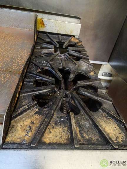 Montague Flat Top Griddle With 2-Burner Range and Lower Oven - Roller ...