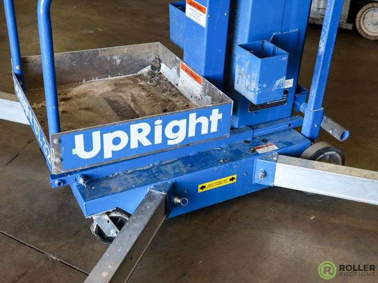 Upright UL32 068002-000 Electric Man Lift, 32' Extension, 300-Lb ...
