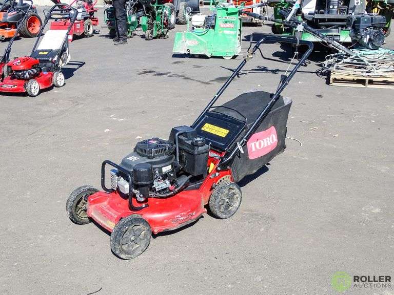 Toro Commercial Push Mower, Gas, Rear Bagger, 22in Cut - Roller Auctions