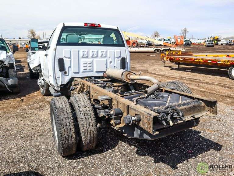 2016 Chevrolet Silverado 3500 4WD Cab & Chassis - Roller Auctions