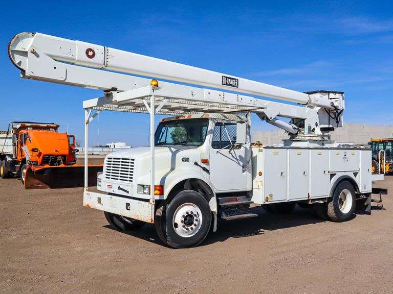 2001 INTERNATIONAL 4700 S/A Bucket Truck, T444E Diesel, Automatic, Spring Suspension, Terex Hi ...