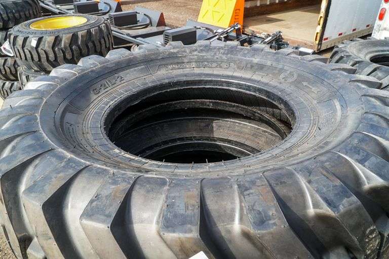 (4) New Loadmaxx 17.5-25 Loader Tires - Roller Auctions