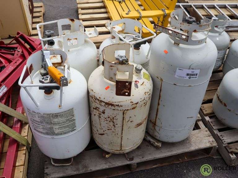 Pallet of Propane Tanks - Roller Auctions
