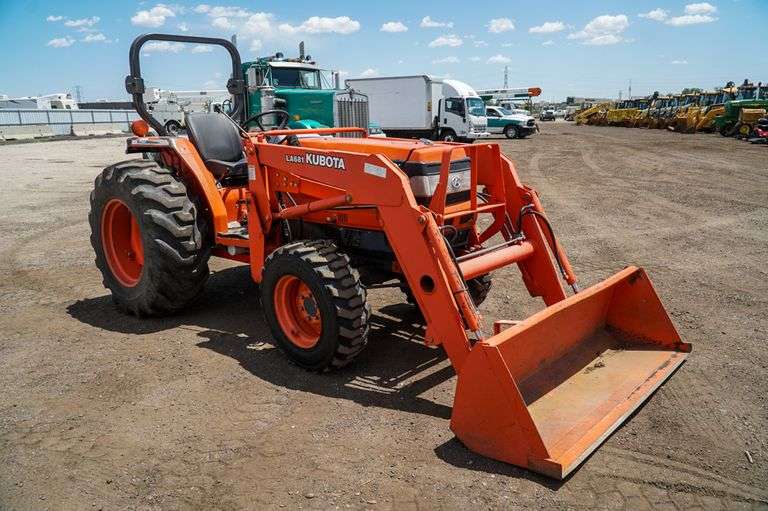 KUBOTA L4310 4WD Tractor/Loader, PTO, 3-Pt, Model LA681 Loader Assembly ...