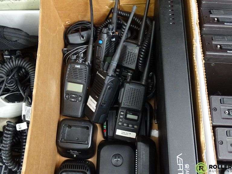 (3) Trays of Motorola Control Units T99DX-1310W_Astro with Assorted ...