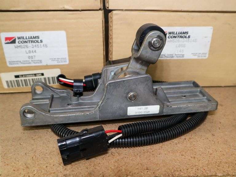 (7) Williams Controls Pedal Assemblies - Roller Auctions