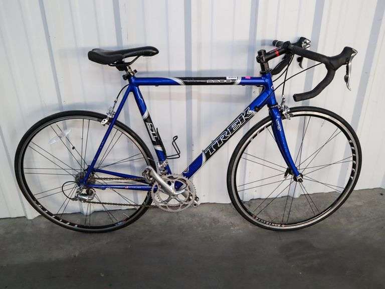 Trek Alpha Series 2200 Road Bike - Roller Auctions