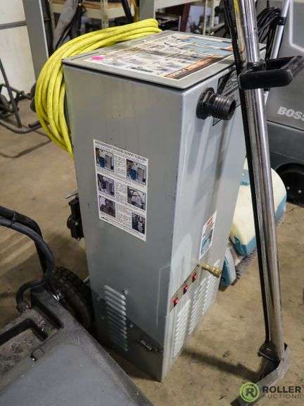 The Scooter Husky Carpet Cleaner and Wet Vac System - Roller Auctions
