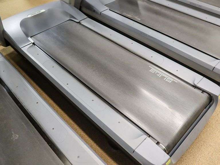 Precor 956i Commercial Heavy Duty Treadmills - Roller Auctions
