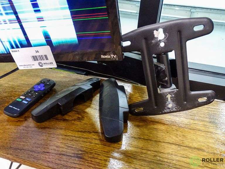 Onn 32" Roku TV with Wall Mount (Damaged) and Vizio VX37L 37" TV (No ...