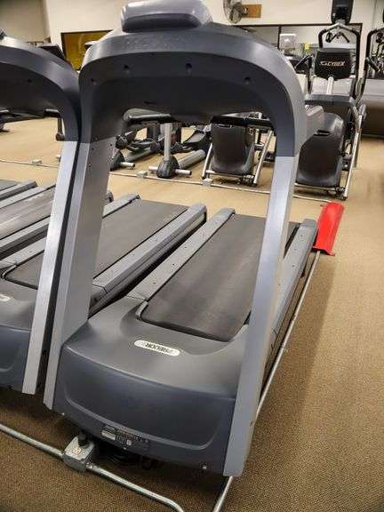 Precor 956i Commercial Heavy Duty Treadmills - Roller Auctions