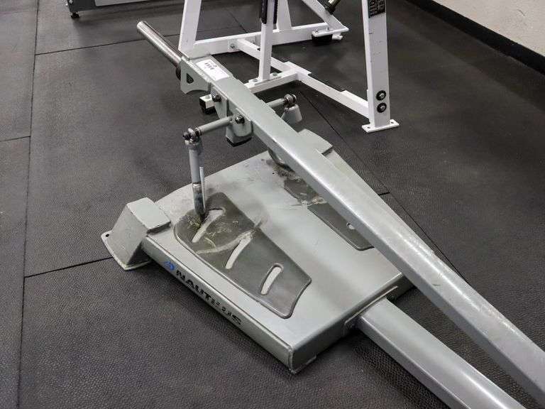 Nautilus Standing T-Bar Row, Plate Loaded - Roller Auctions