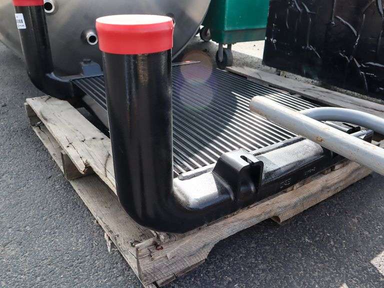 Modine Intercooler Radiator IE6164-3E12349 - Roller Auctions