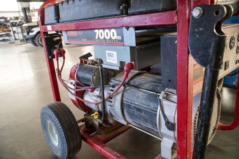 Generac 7000W Generator 01470, AC Volts 120/140, DC Volts 12 (Does Not ...