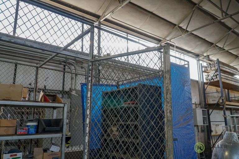 Enclosed Chain Link Cage With Double Doors, 170in x 62in x 93in ...
