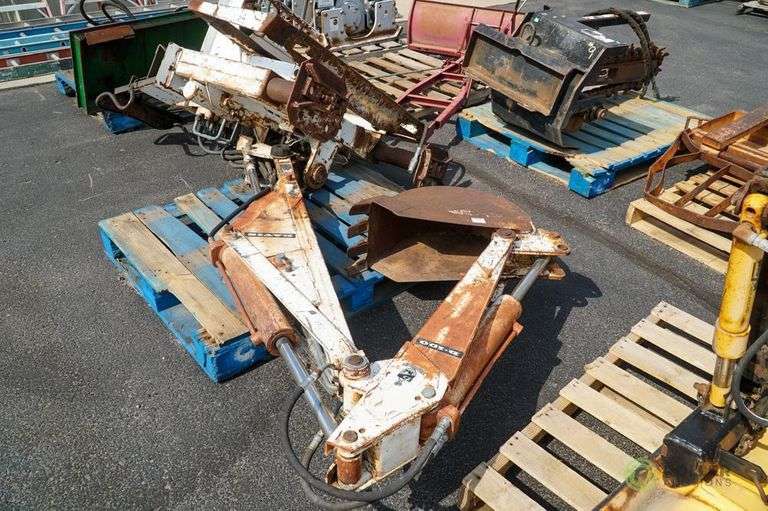 Davis D-100 Hydraulic Backhoe Attachment To Fit Skid Steer Loader, 12 ...