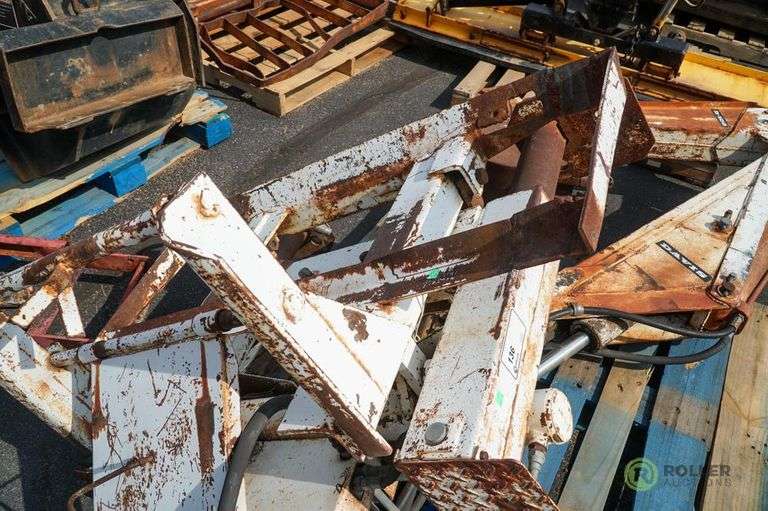 Davis D-100 Hydraulic Backhoe Attachment To Fit Skid Steer Loader, 12 ...