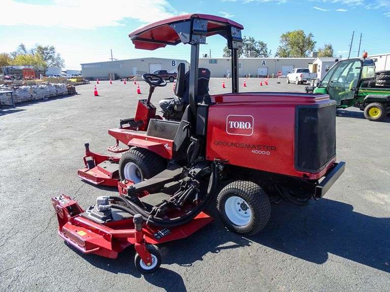 Toro Groundmaster 4000D 4WD Commercial Ride On Bat Wing Mower, 4-cyl ...