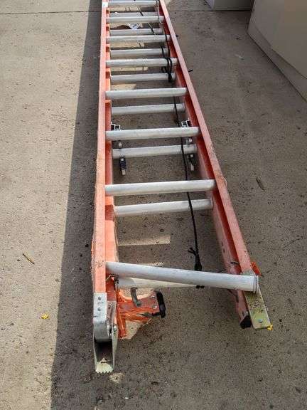 24ft Fiberglass Extension Ladder (Damaged) - Roller Auctions