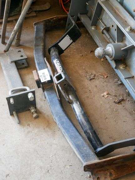 5th Wheel Hitch Receiver And (2) Standard Hitch Receivers - Roller Auctions