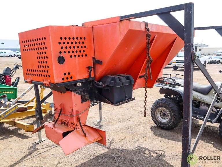 2002 Henderson Slide-In Sander/Spreader with Rack - Roller Auctions