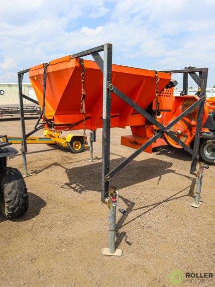 2002 Henderson Slide-In Sander/Spreader with Rack - Roller Auctions