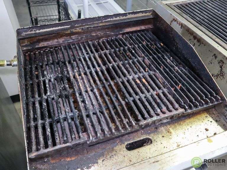 Toastmaster Pro-Series 2-Burner Grill, Gas - Roller Auctions