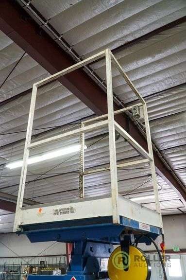 Mark Pal P19 Telescoping Platform Lift - Roller Auctions