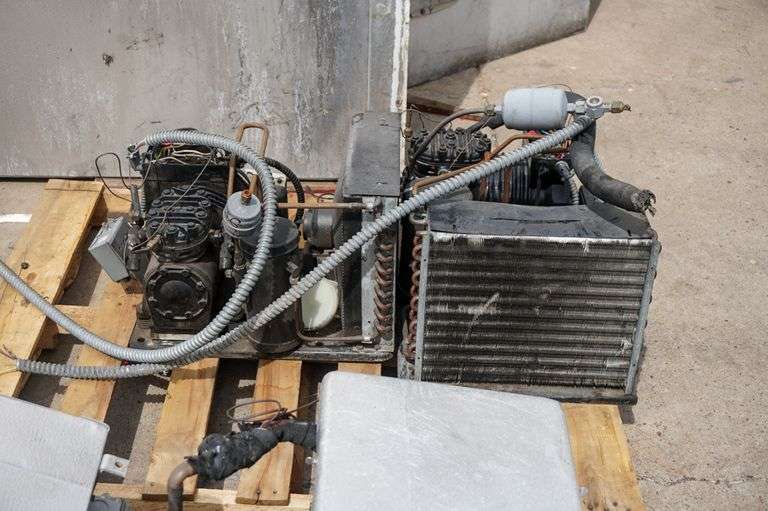 Thermo Rigid 2-Door Walk-In Refrigerator w/ Compressor and Condenser ...