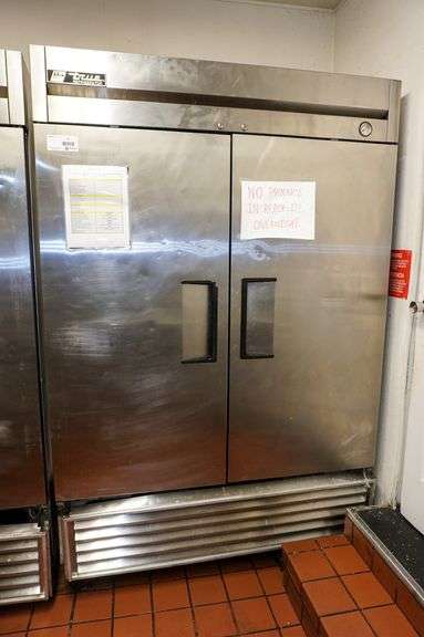 True T49 Stainless Steel 2-Door Reach In Refrigerator, 54in x 30in ...