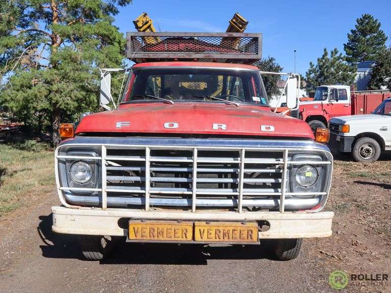 1974 Ford F260 Tree Spade Truck - Roller Auctions